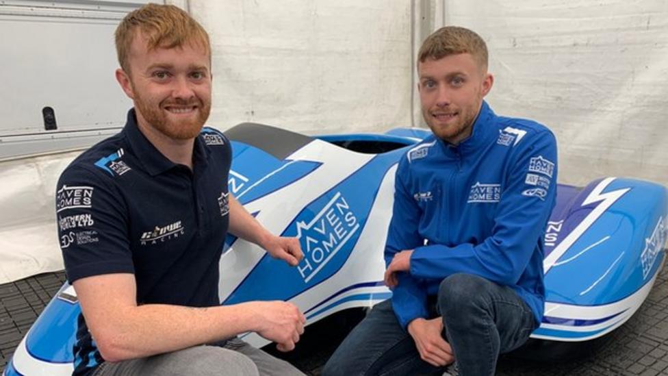 Isle of Man TT: 'We won't stop until we win' - Crowe brothers - BBC Sport