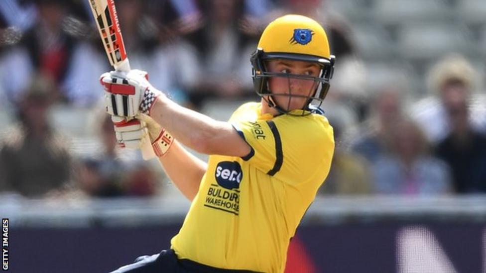 Ed Pollock: Warwickshire batsman extends contract until 2020 - BBC Sport