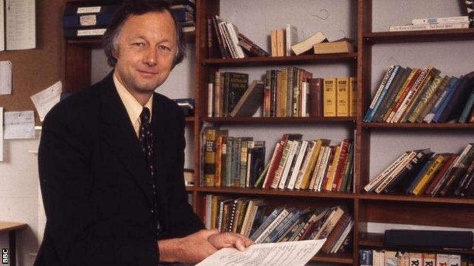 Alan Hart: Former BBC One controller and head of sport dies - BBC Sport