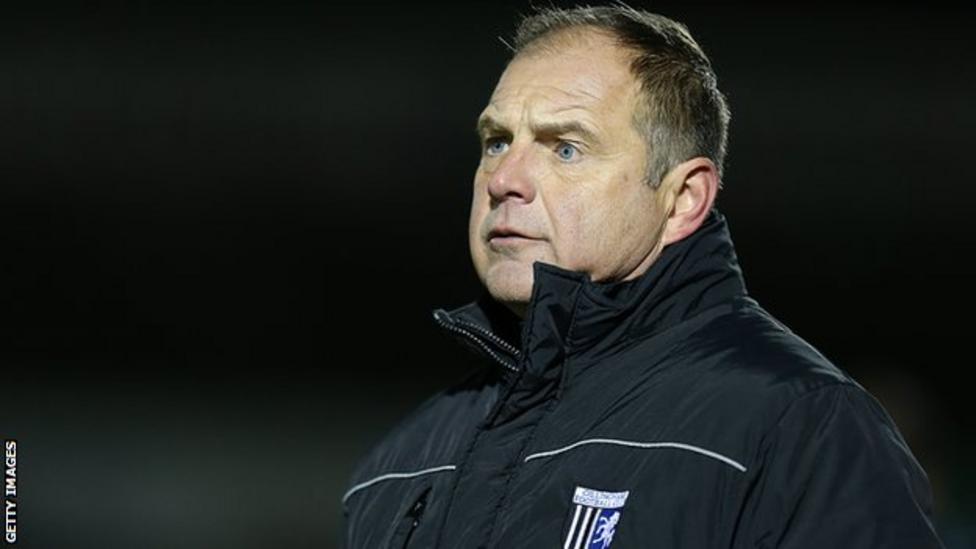 Steve Lovell: Gillingham manager signs new contract until 2020 - BBC Sport