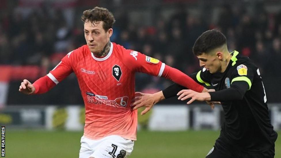 Danny Whitehead: Port Vale sign former Salford City midfielder - BBC Sport