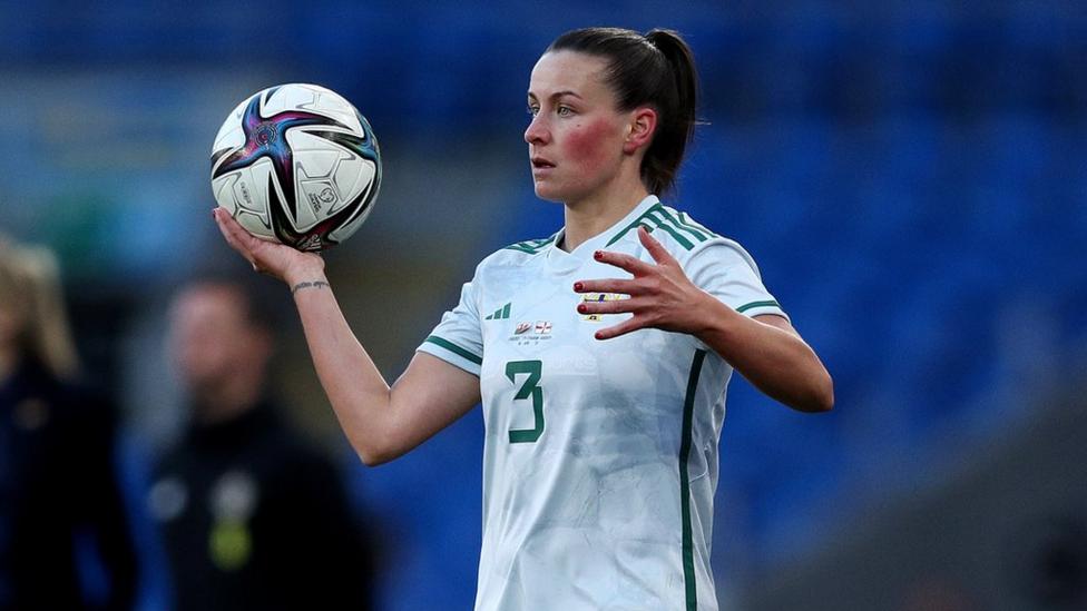 Demi Vance joins Northern Ireland team-mate Emily Wilson at Glentoran ...