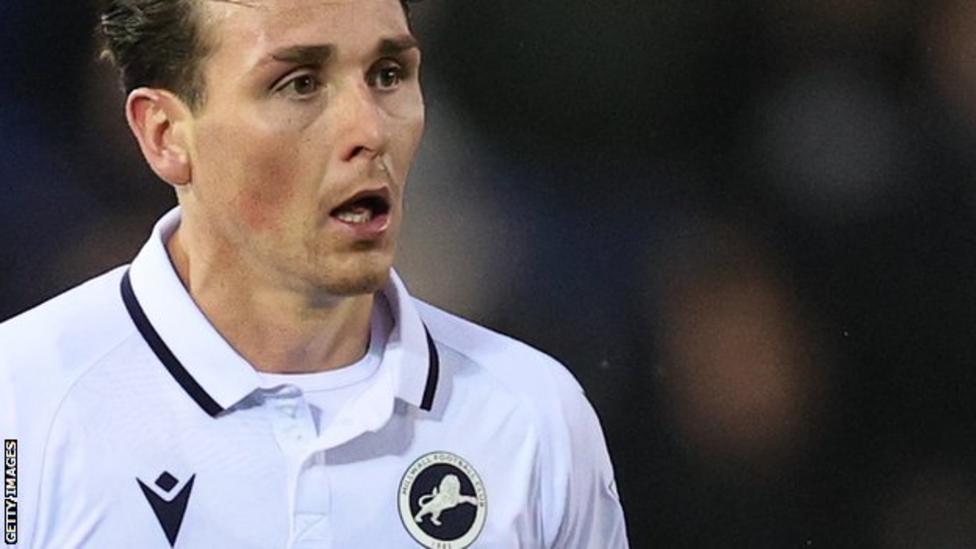 Danny McNamara: Millwall right-back signs new contract - BBC Sport