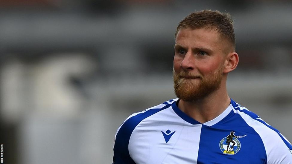 Alfie Kilgour: Mansfield Town sign Bristol Rovers defender - BBC Sport
