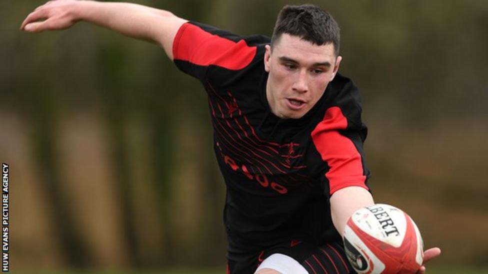 Six Nations 2022: Versatile Wales forward Seb Davies prepares for ...