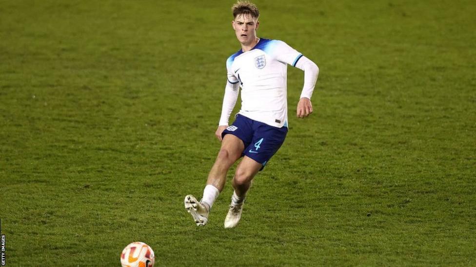 Bournemouth sign midfielder Alex Scott from Bristol City and defender ...