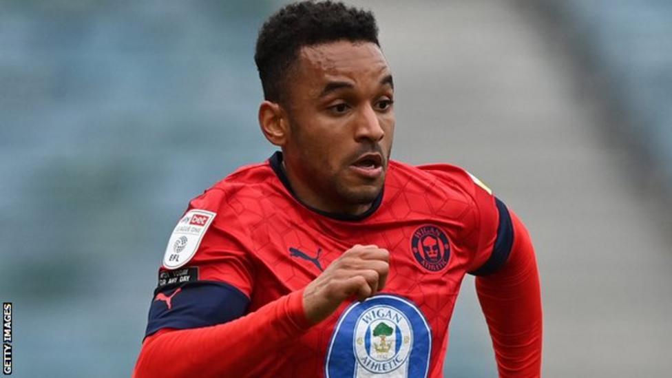 Funso Ojo: Port Vale sign former Aberdeen midfielder - BBC Sport