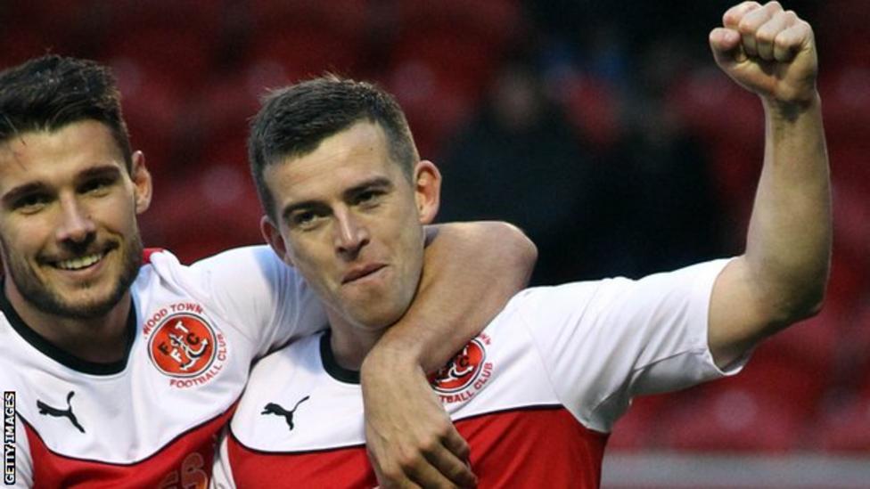 Steven Schumacher: Stevenage sign ex-Fleetwood Town midfielder - BBC Sport