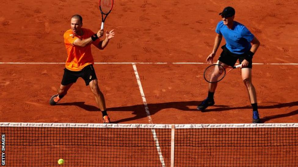 French Open 2017: Jamie Murray out of doubles in quarter-finals - BBC Sport