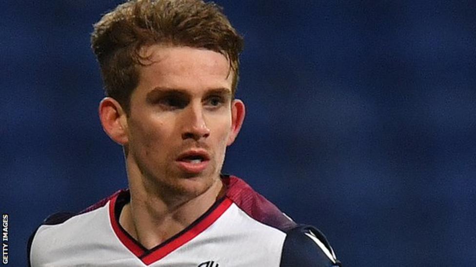 Harry Brockbank: Bolton defender signs new two-year deal - BBC Sport