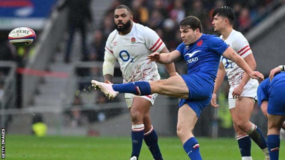 Antoine Dupont: France captain's display like 'Ronaldo, Messi, Zidane and Terminator' - BBC Sport