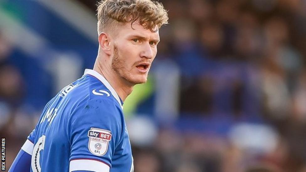 Michael Smith: Northampton Town sign Portsmouth striker on loan - BBC Sport