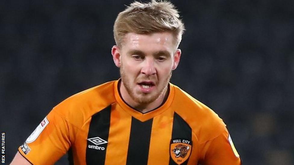 Dan Batty: Fleetwood Town sign Hull City midfielder for undisclosed fee ...