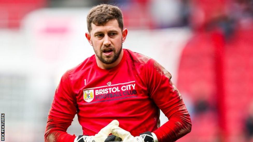 Frank Fielding & Eros Pisano among Bristol City departures - BBC Sport