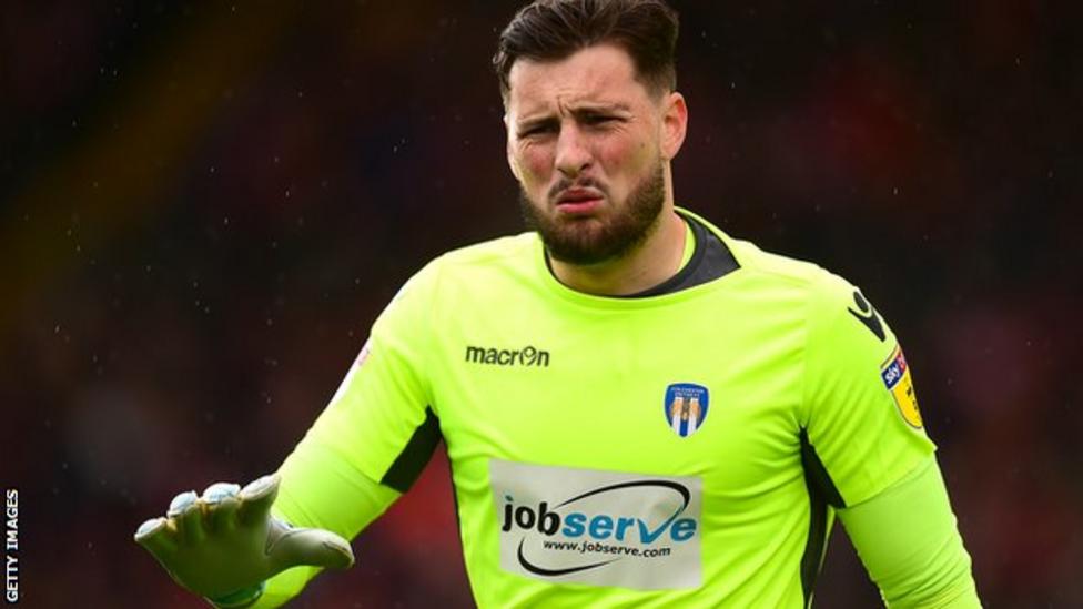 Ethan Ross: Lincoln City sign goalkeeper from Colchester - BBC Sport