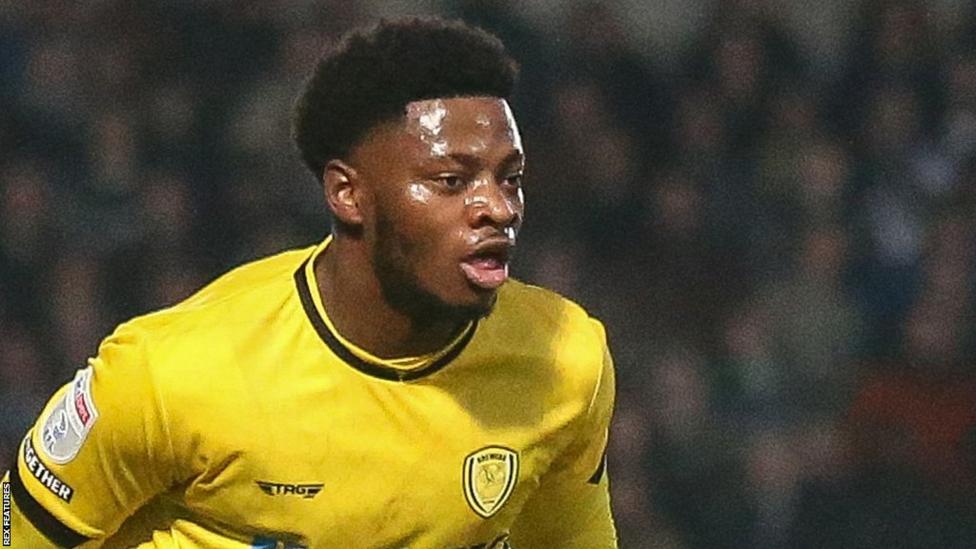 Bobby Kamwa: Burton Albion forward signs new contract until summer of ...