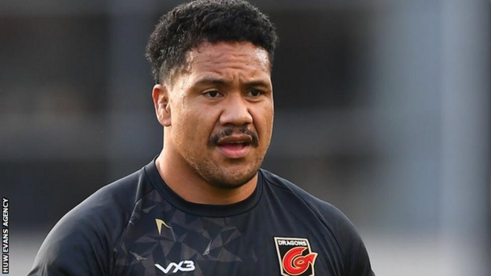 Aki Seiuli: Dragons prop signs new deal for 2022-23 season - BBC Sport