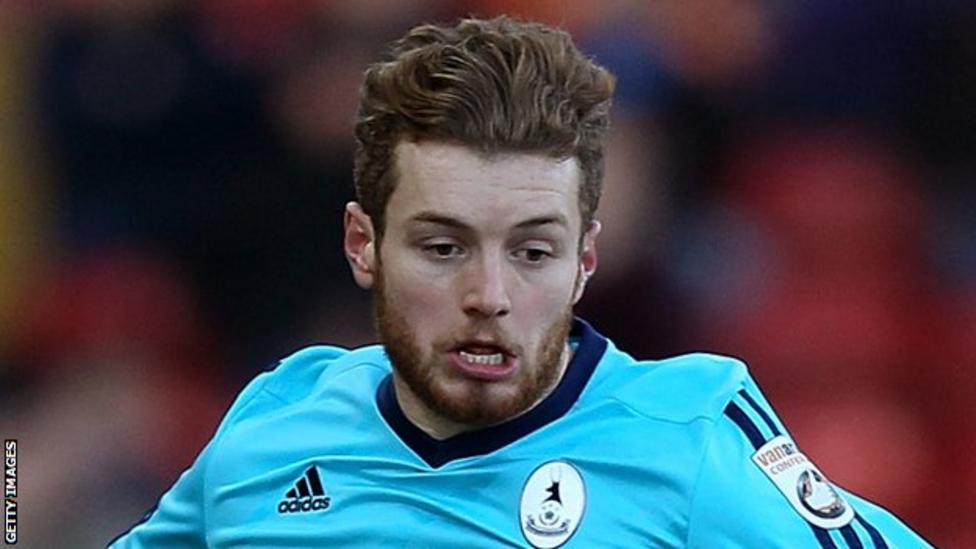 Ryan Higgins: Torquay United sign right-back from Southport - BBC Sport