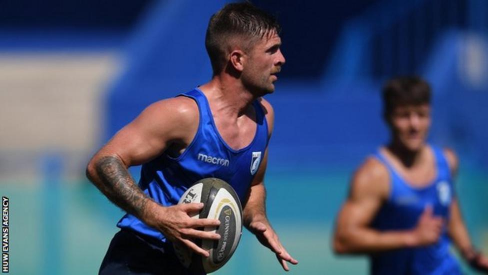 Dragons sign Cardiff scrum-half Lewis Jones on loan deal - BBC Sport