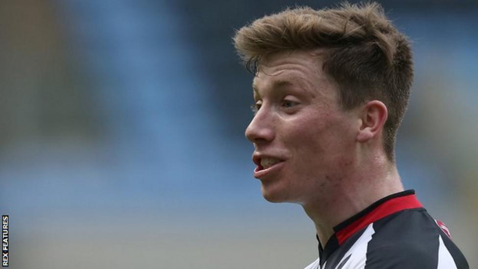 Harry Clifton: Grimsby Town midfielder signs new three-year deal - BBC ...