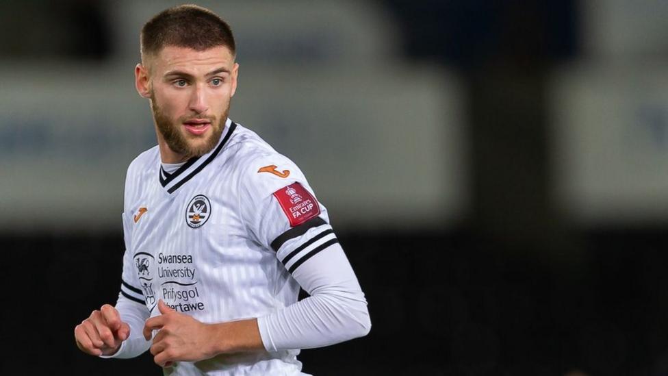 Brandon Cooper: Swansea City defender joins Forest Green Rovers on loan - BBC Sport