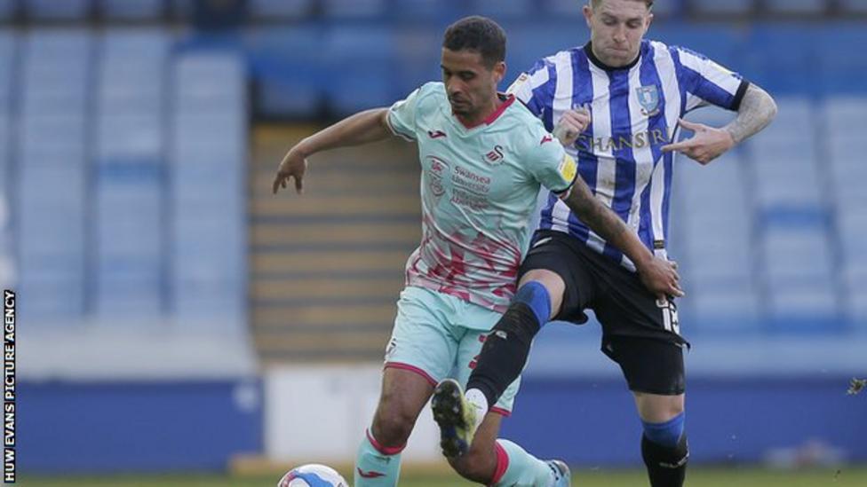 Kyle Naughton: Veteran defender signs Swansea City contract extension ...