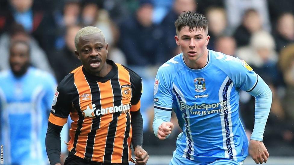 Ryan Howley: Coventry City midfielder signs new two-year deal - BBC Sport