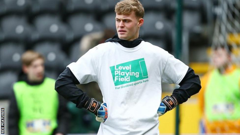 Harvey Cartwright & Lucas Bergstrom: Peterborough sign Hull and Chelsea ...