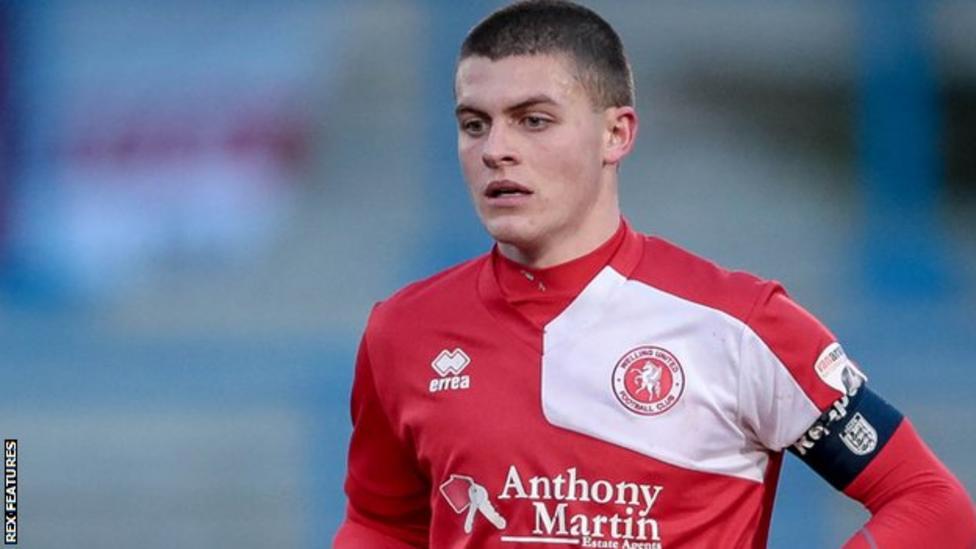 Harry Lee: Braintree Town sign Welling United midfielder - BBC Sport