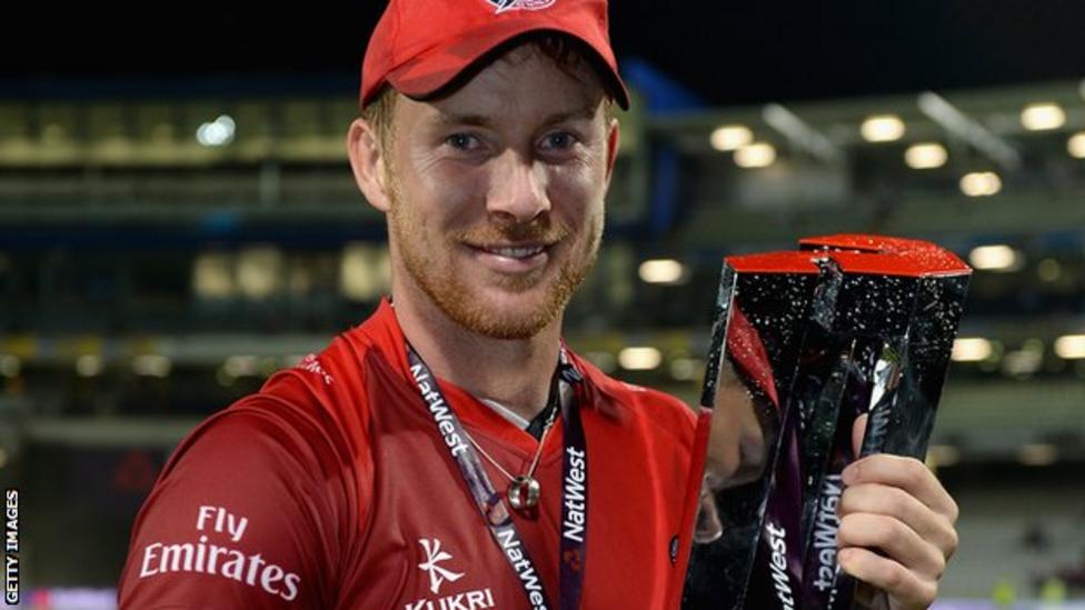 Steven Croft: Lancashire all-rounder agrees new contact - BBC Sport