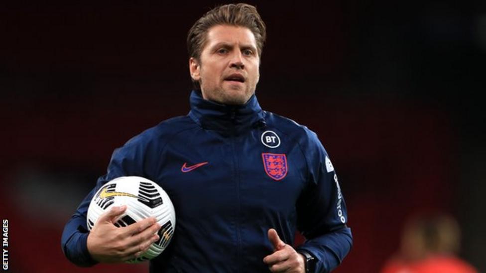 Aberdeen: Allan Russell joins as assistant first team coach - BBC Sport