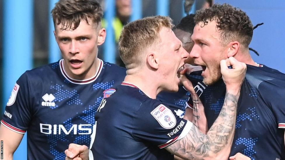 Carlisle United 3-1 Bradford City (3-2 agg): Ben Barclay's winner takes ...