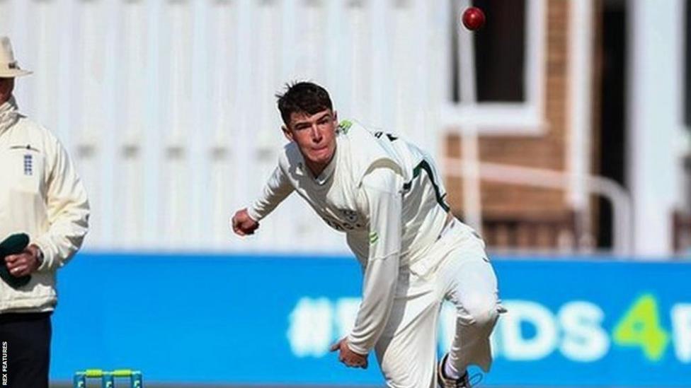 Josh Baker: Worcestershire spinner signs new three-year deal at New ...