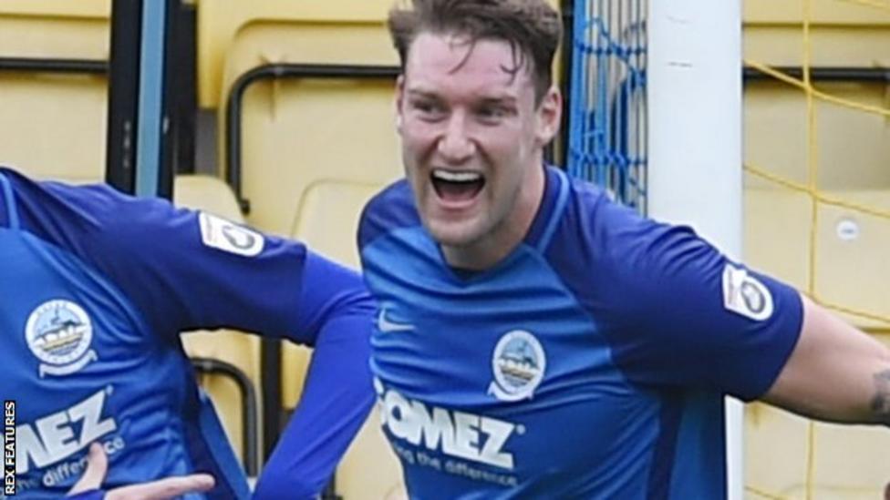 Ryan Bird: Maidenhead United sign Dover Athletic striker - BBC Sport