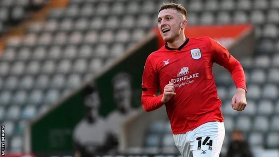 Oliver Finney: Crewe Alexandra midfielder signs new contract - BBC Sport