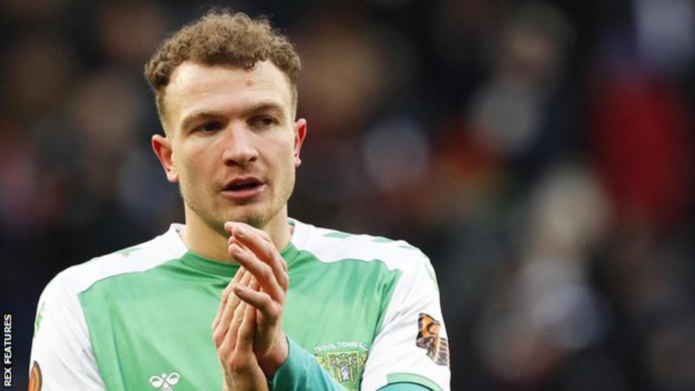 Ben Barclay: Carlisle United sign centre-back on loan from Stockport ...