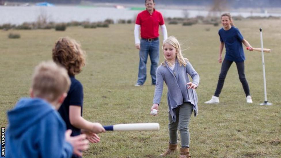 Get Inspired: How to get into rounders - BBC Sport