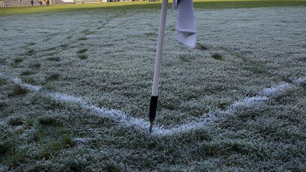Irish Premiership: Glentoran v Glenavon game off because of frozen ...