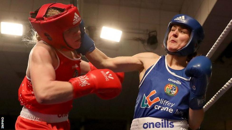 Mixed fortunes for Irish boxers in Delhi - BBC Sport