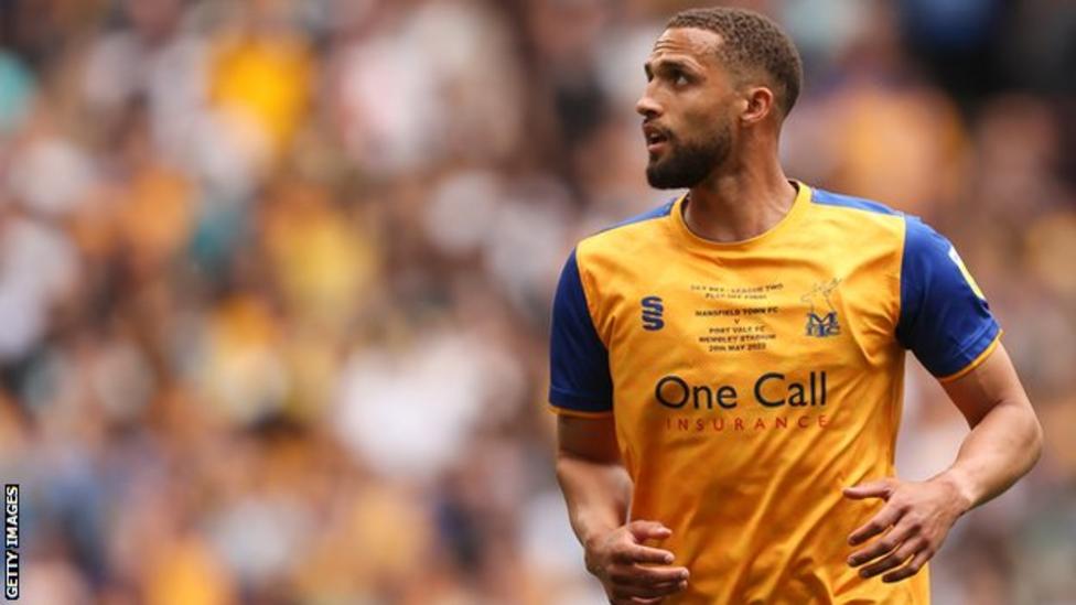 Jordan Bowery: Mansfield Town striker signs new two-year deal - BBC Sport