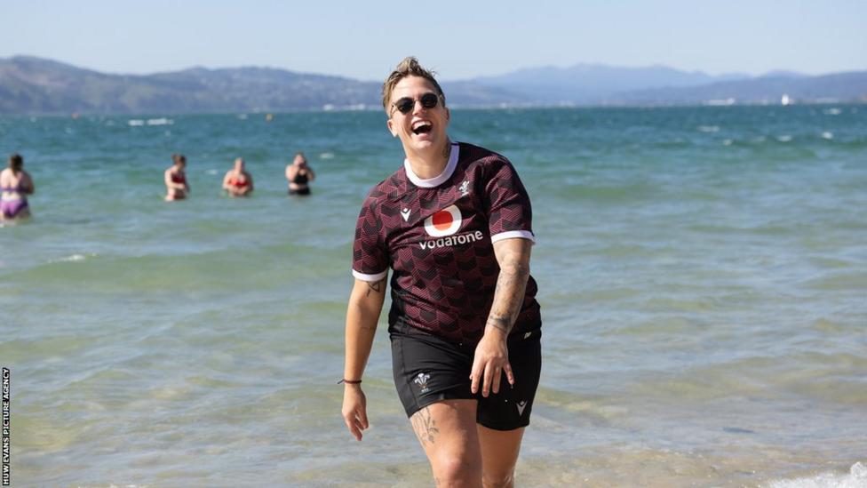 Donna Rose: Wales prop living and playing with borderline personality ...