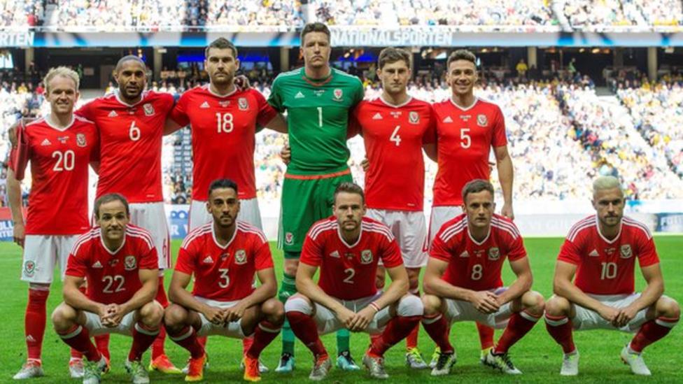 Wales wind-up? There's something strange about their recent team photos ...