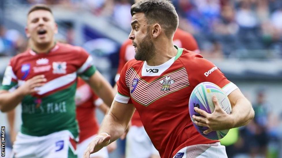 Elliot Kear: Wales captain to leave Salford for Bulls and fire service ...