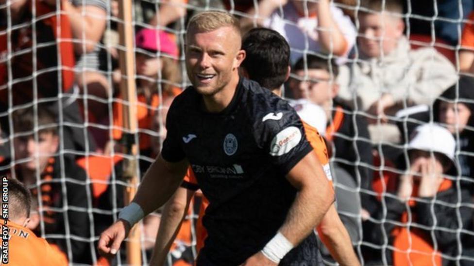 Dundee United 0-3 St Mirren: Curtis Main brace continues United's ...