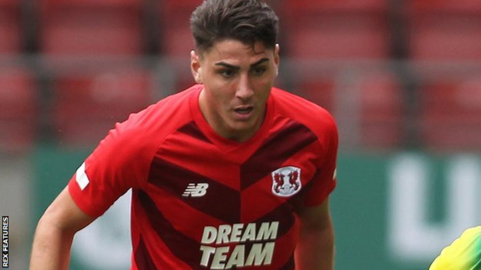 Dan Happe: Leyton Orient defender extends contract until 2021 - BBC Sport