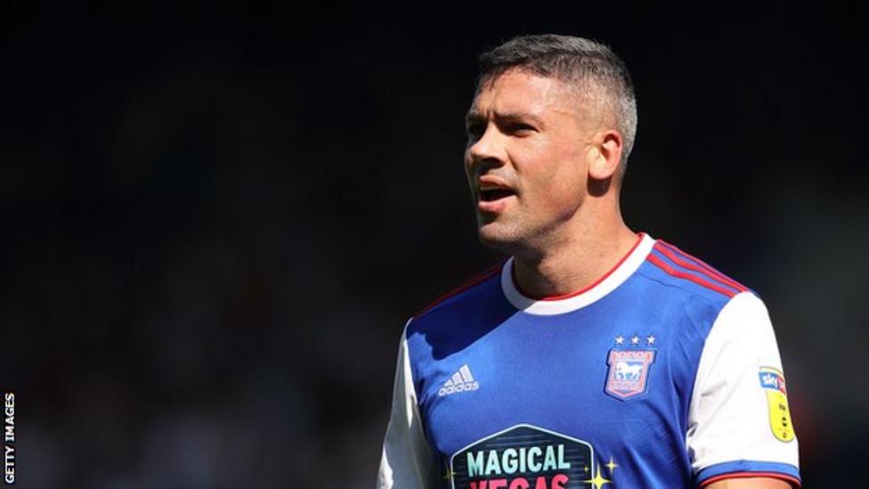 Jon Walters: Ipswich Town's on-loan Burnley striker out for six months ...