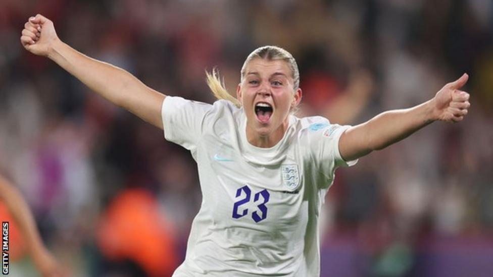 Alessia Russo: Manchester United forward withdraws from England squad ...