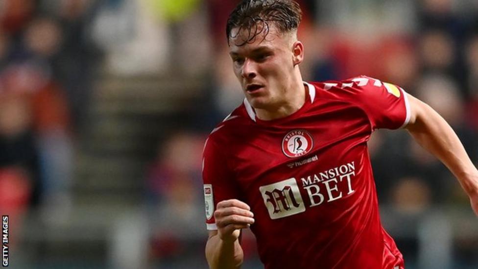 Cameron Pring: Bristol City full-back extends contract until 2024 - BBC ...