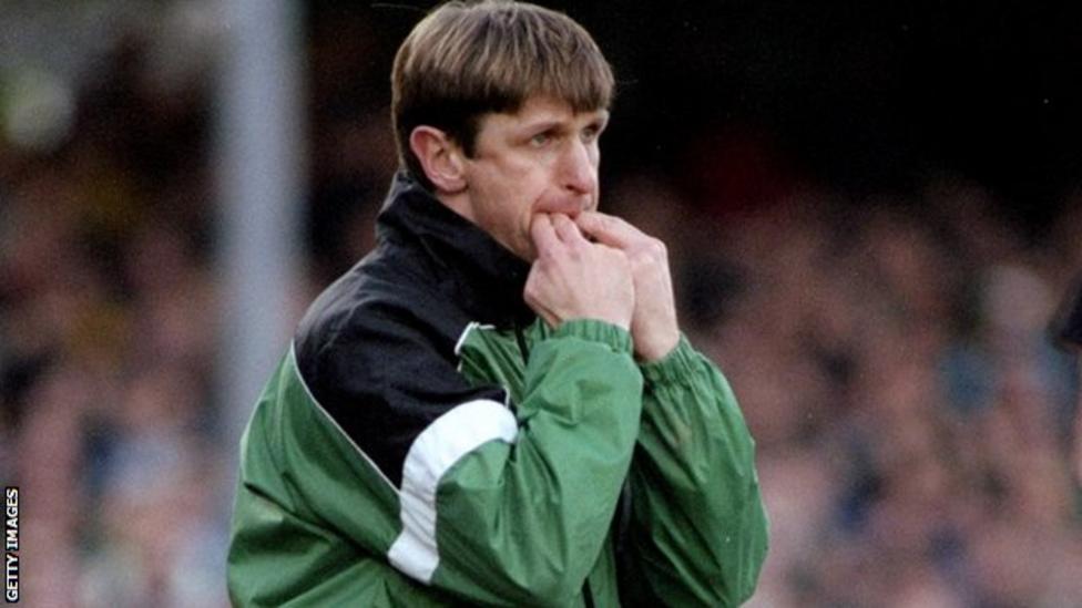 Kevin Hodges: Plymouth Argyle legend leaves youth team role - BBC Sport