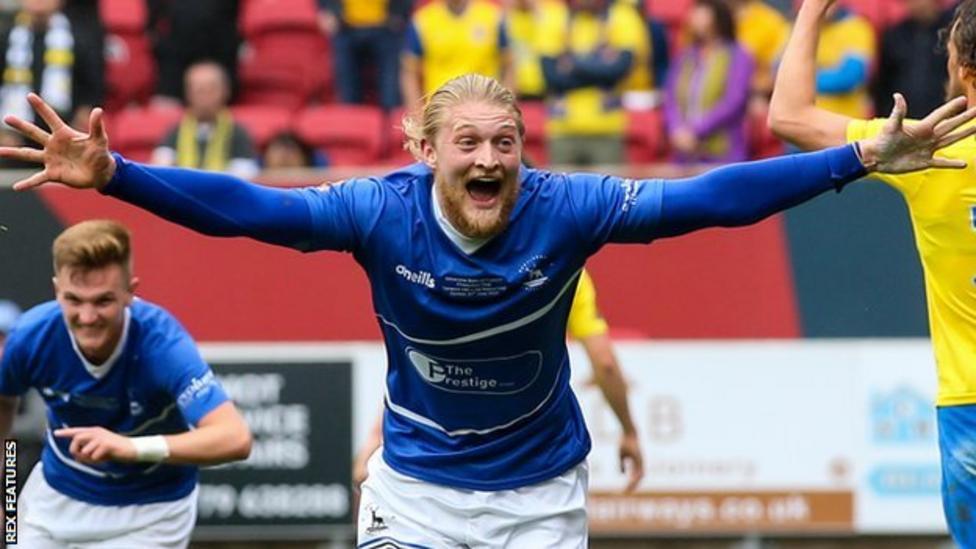 Luke Armstrong: Harrogate Town sign Salford City striker for ...